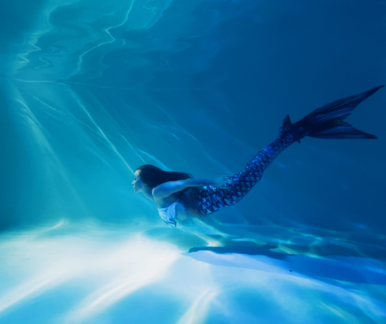 Mermaid Show In Fort Lauderdale | The Wreck Bar Mermaid Show
